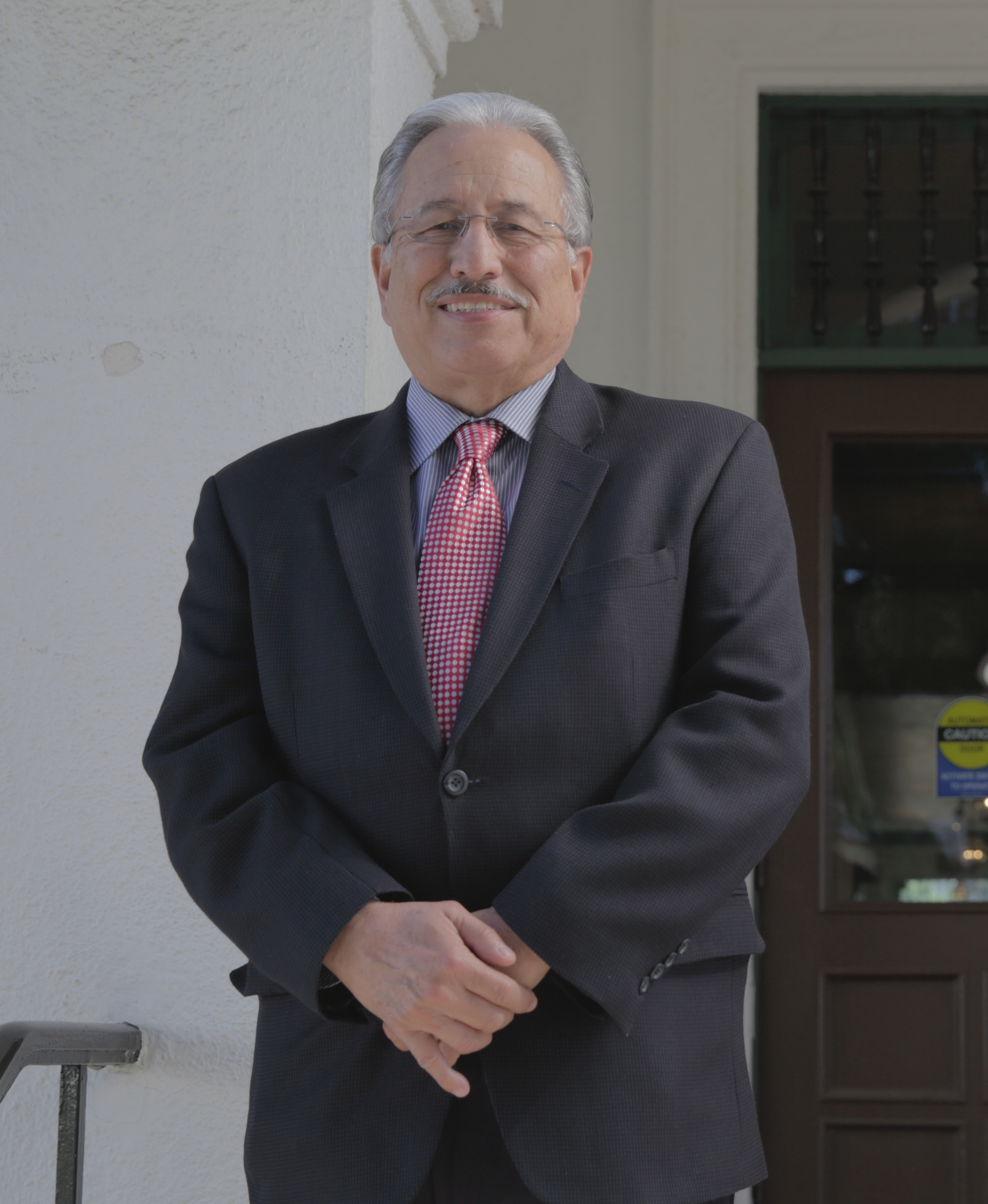 Embattled Santa Barbara chief announces retirement