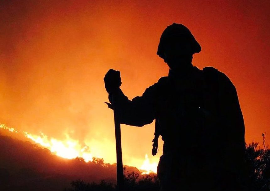 Chimney Fire grows, containment stagnates