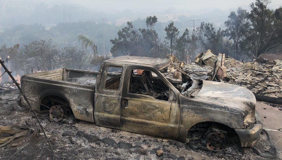 Holiday Fire in Goleta, video and photo gallery